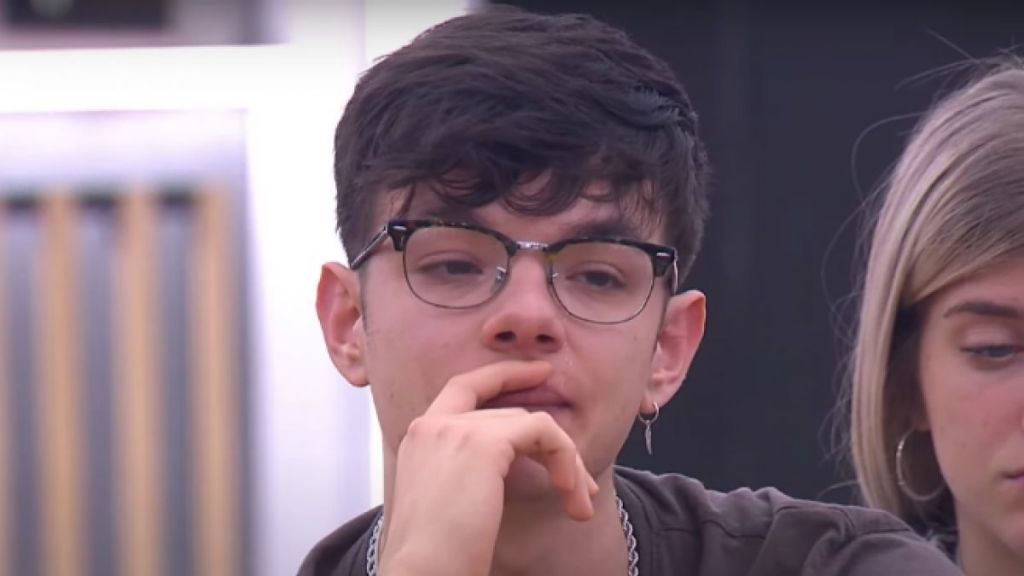 OT 2020: Flavio causa un revuelo enorme tras quitarse esta prenda OT 2020: Flavio causa un revuelo enorme tras quitarse esta prenda