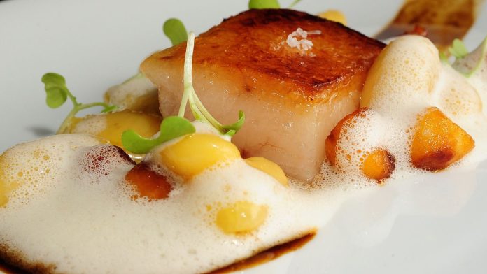 Andoni Luis Aduriz y su plato que redefine el sabor: papada de cerdo ...