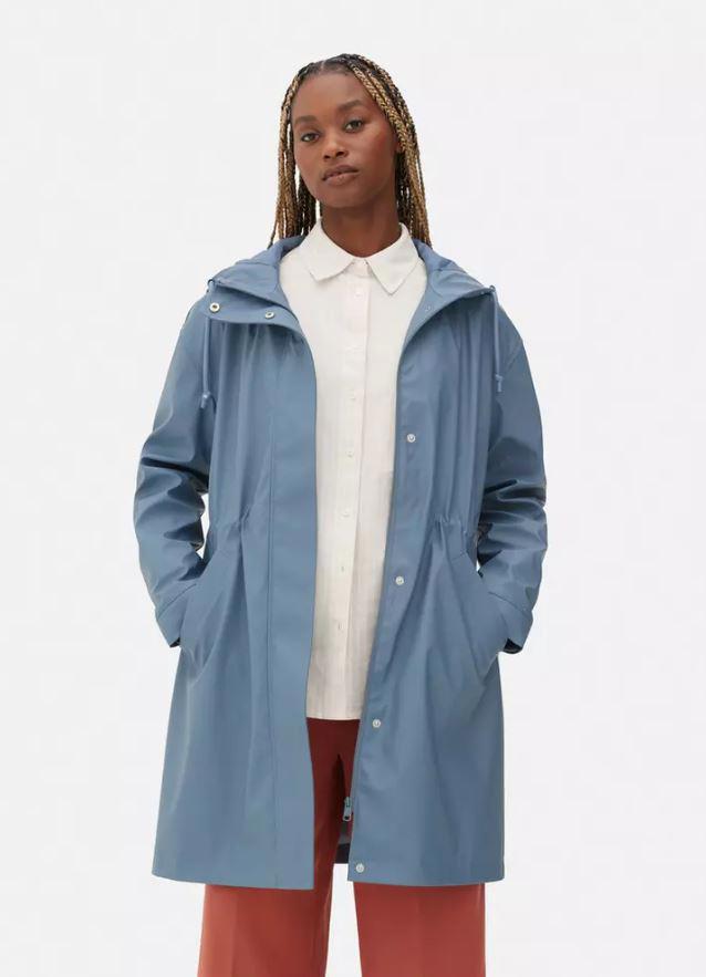 Primark está a punto de agotar el chubasquero que arrasa este otoño