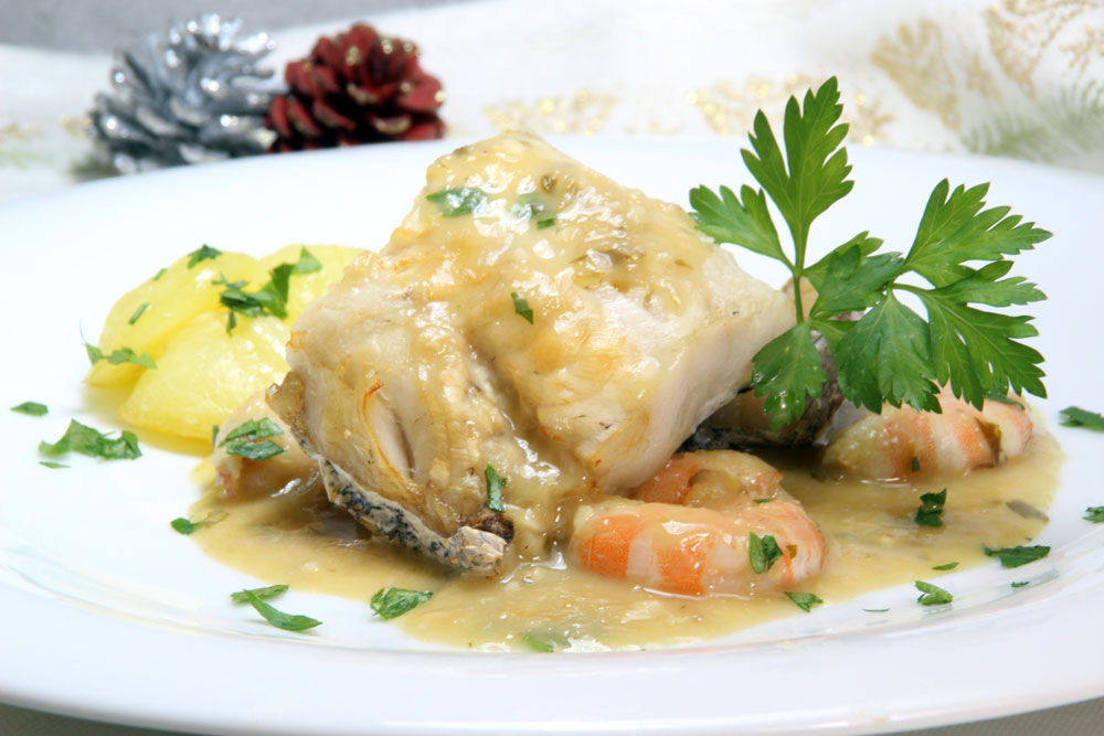 Receta de merluza al cava con langostinos, un plato ligero y exquisito ...