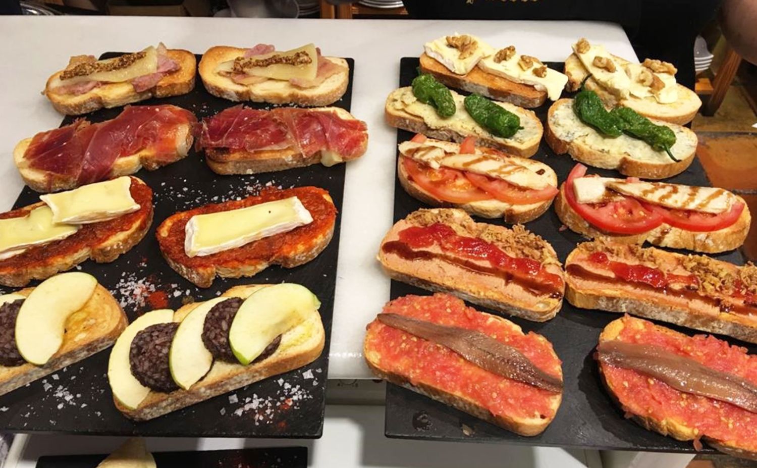 Descubre el arte de preparar exquisitos montaditos